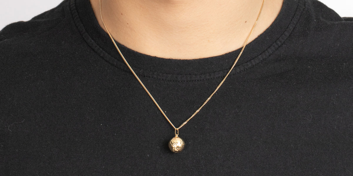 Hommes - Bijoux à motifs - Bijoux à motif doré – Urech Bijoutier Suisse